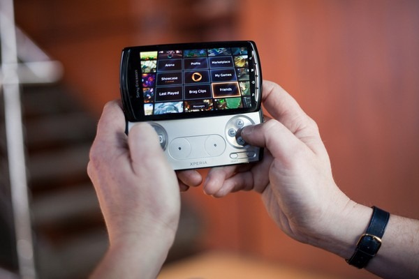 เกมคอนโซลบนสมาร์ทโฟนเป็นจริงได้ด้วย OnLive รองรับ Xperia Play และต่อจอย ...